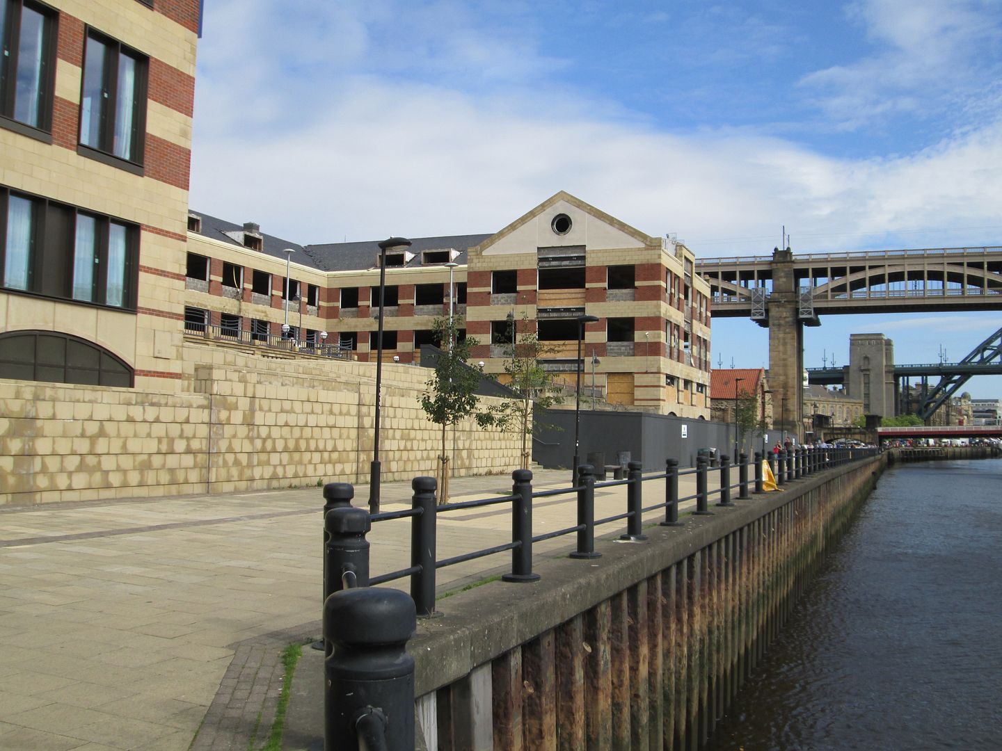 INNSIDE By Melia Hotel & Travelodge Hotel (former Bridge Court Quayside ...