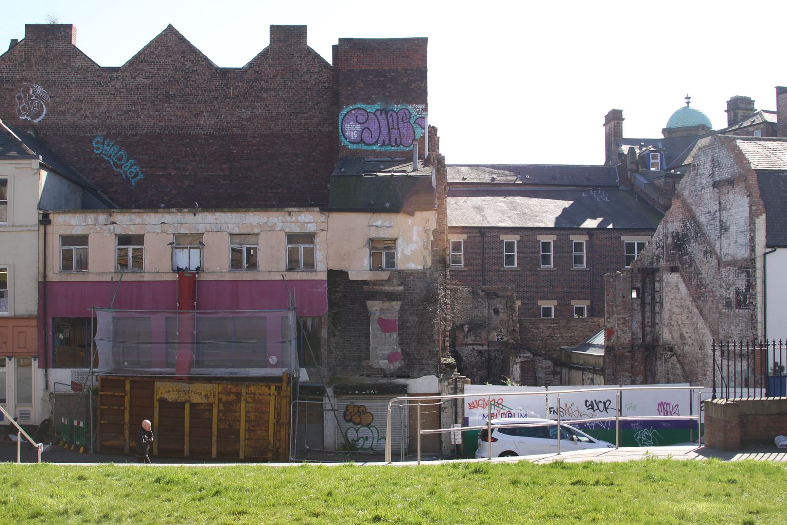 Cross Street, Kard Bar (Tragic fire cost Brian Sandells his life) Re ...